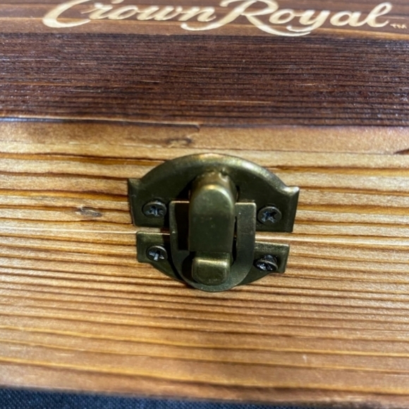 crown royal | Dining | Crown Royal Whiskey Glass And Stones Set In ...
